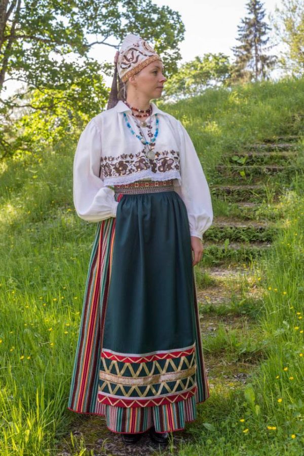 Esivanemate pärand tänapäeva rahvariietes – Tegemist on Jänedal ...